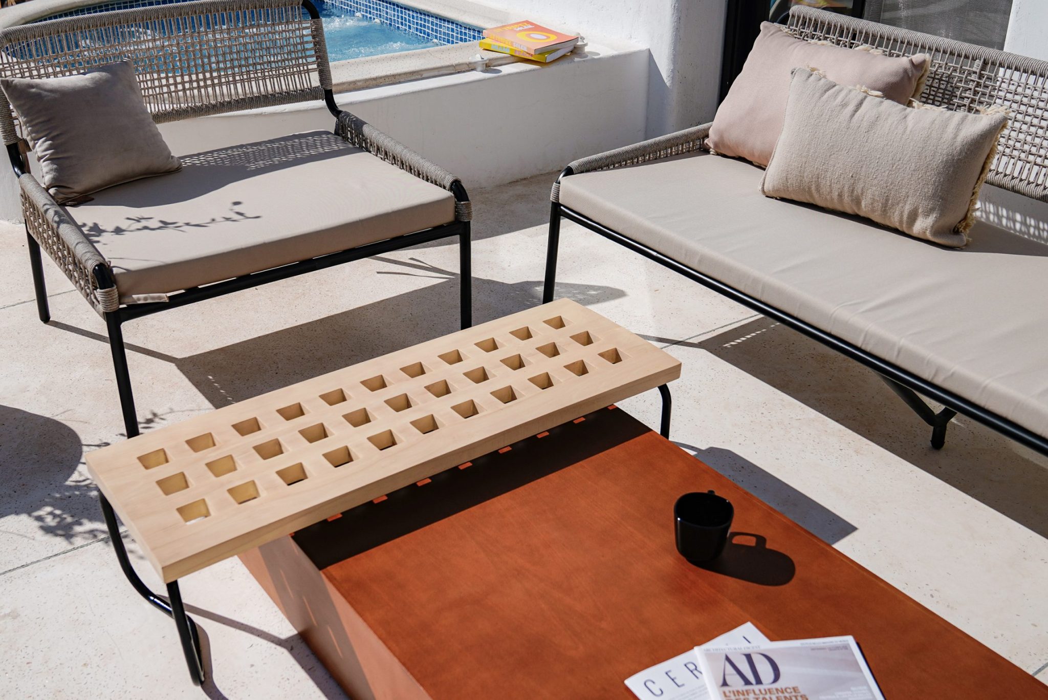 The Float Coffee Table - Cassa Designs